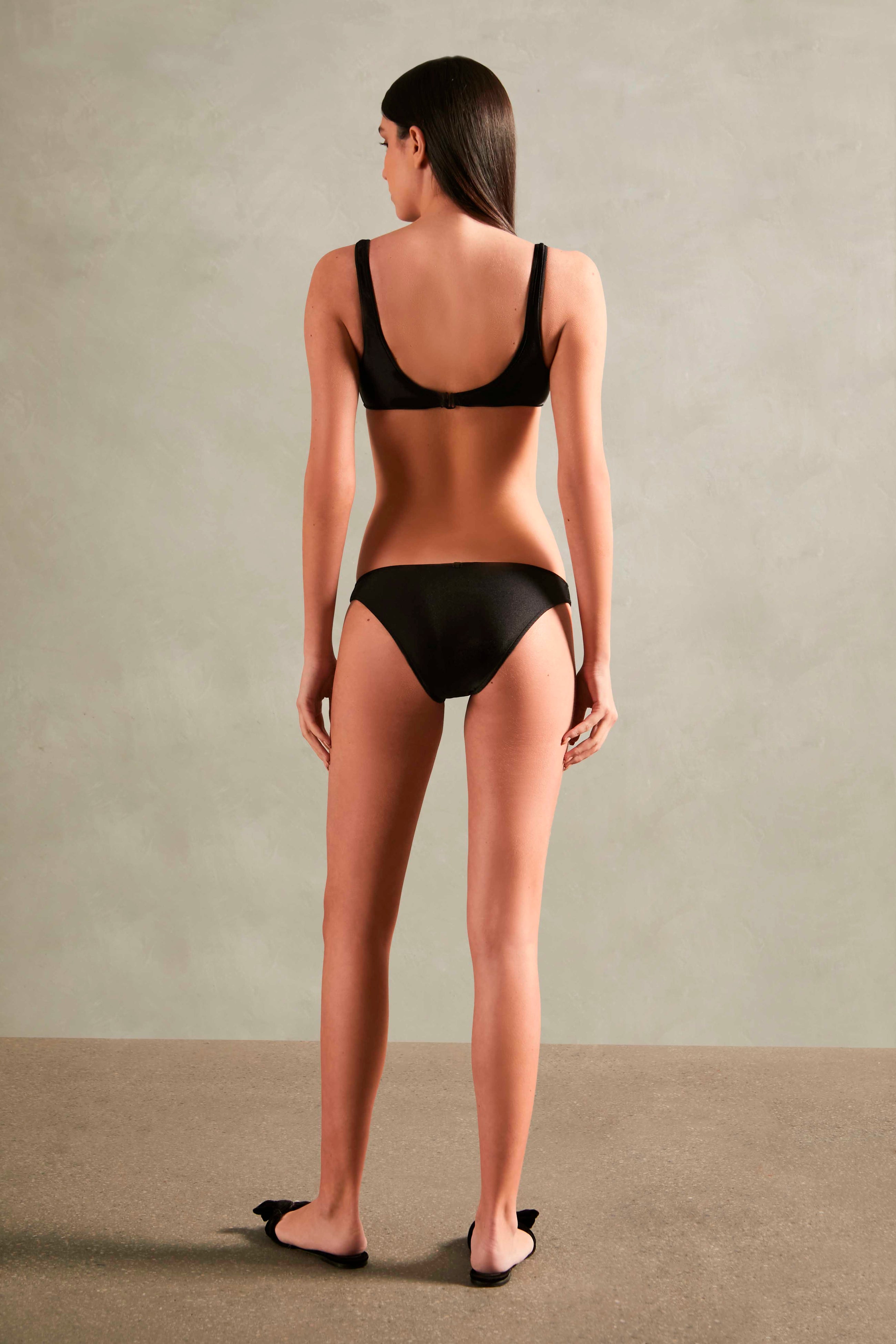 Timeless Bikini With Straps